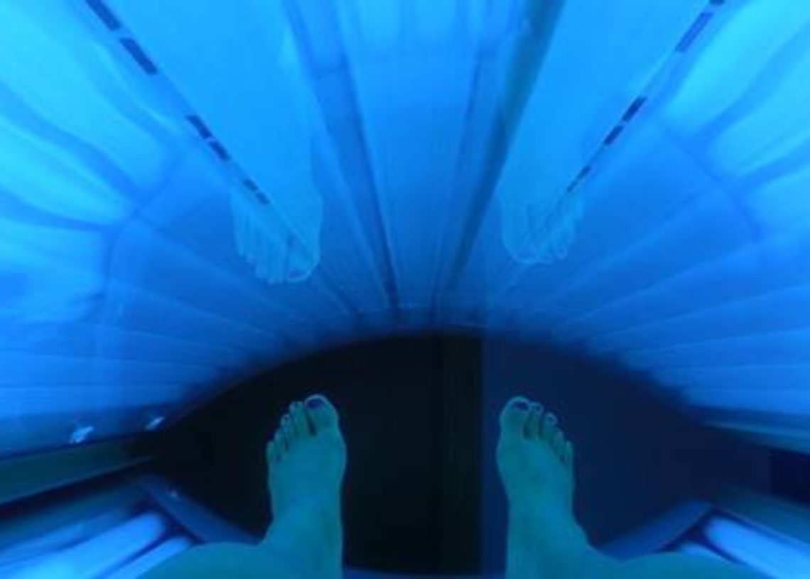 Indoor tanning linked to high skin cancer risk in US and abroad | 2 ...